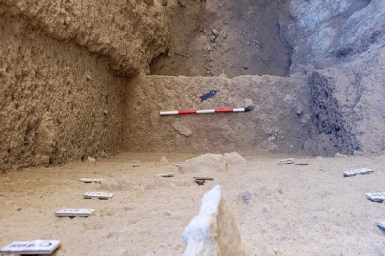 Palaeolithic and Neolithic signs in Pir Ghooch Rock shelter - Amordadnews