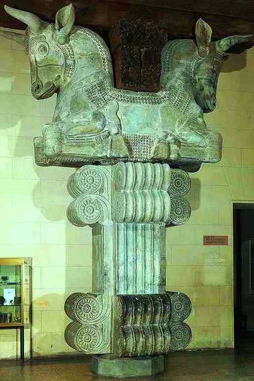 Colossal bull head capital in Apadana palace: unity of nations ...