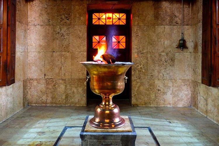 Yazd Fire Temple: A Symbol of Zoroastrian Culture and Spiritual ...